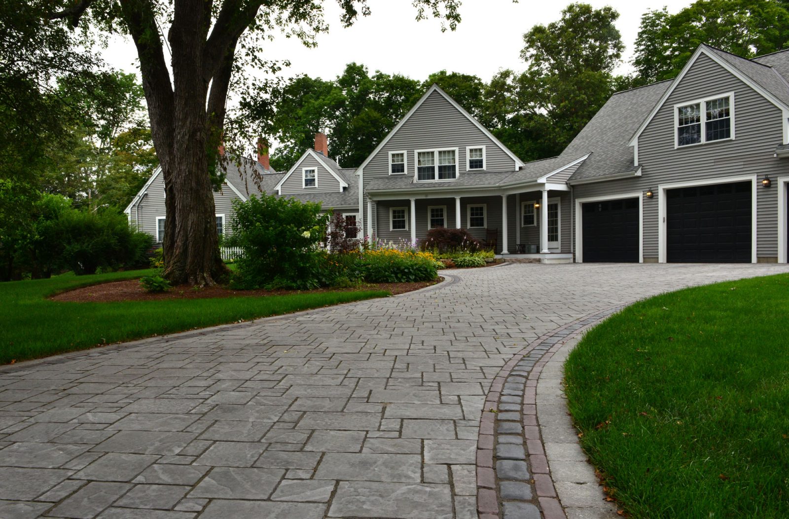 The Installation Process of a Paver Driveway: A Comprehensive Guide ...